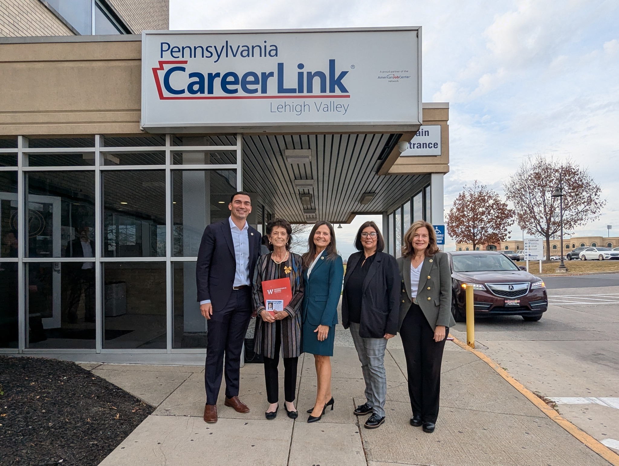 Secretary Walker Visits PA CareerLink® Lehigh Valley - PA CareerLink ...